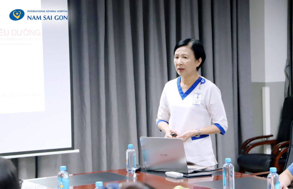 TRAINING SESSION ON AIDET COMMUNICATION MODEL AND NURSING ETHICS - Bệnh ...